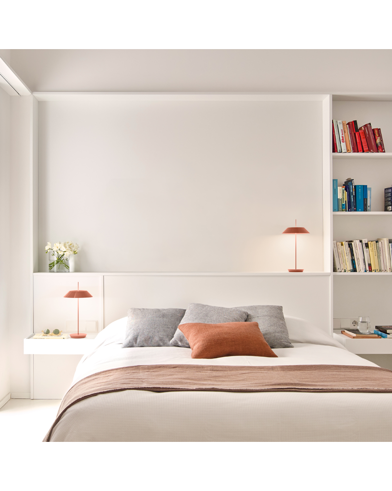 VIBIA | Lampe rechargeable Mayfair Mini Terra Red - SCENEO